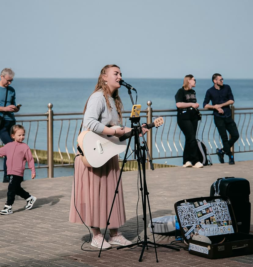 Busking: How-To Guide For Musicians | Songbookly